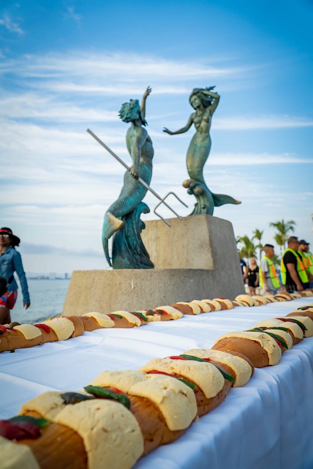 Vallarta partió la rosca más grande de su historia – Vallarta Opina Oficial